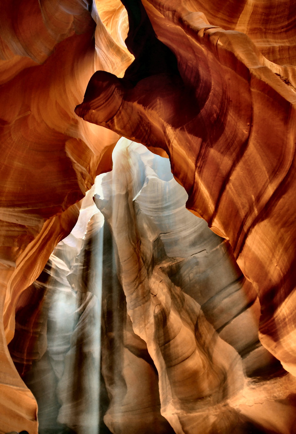 Canyon Sunbeams in the Upper Canyon of Antelope Canyon near Page ...