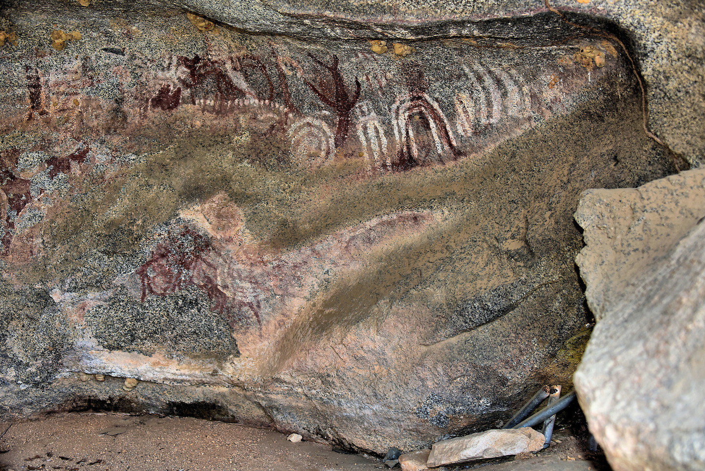 Petroglyph at Ayo Rock Formation in Santa Cruz District, Aruba ...