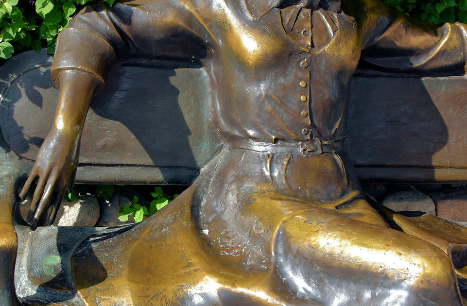 Lucy Ricardo Statue in Palm Springs, California - Encircle Photos