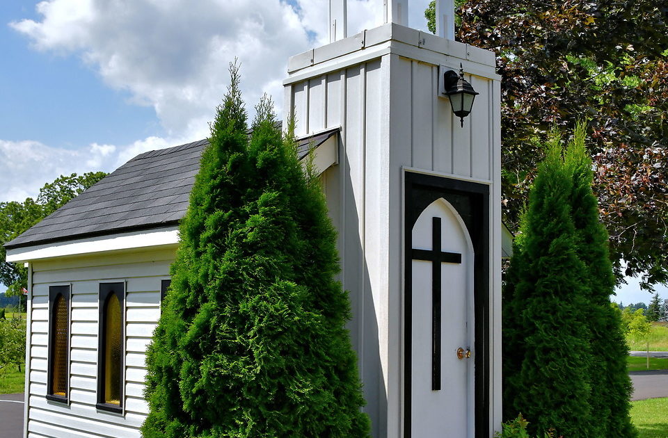 World’s Smallest Chapel in Niagara-on-the-Lake, Canada - Encircle Photos