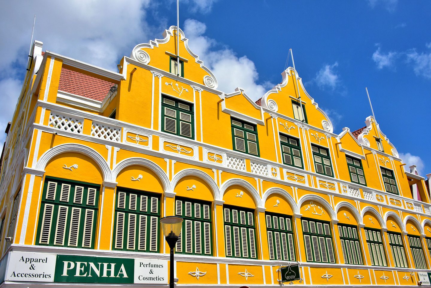 Penha Building in Punda, Eastside of Willemstad, Curaçao - Encircle Photos
