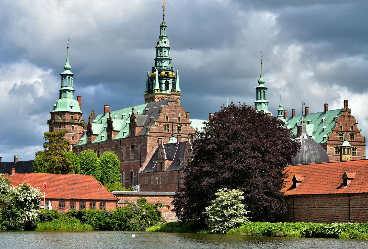 Frederiksborg Castle Travel Guide - Encircle Photos