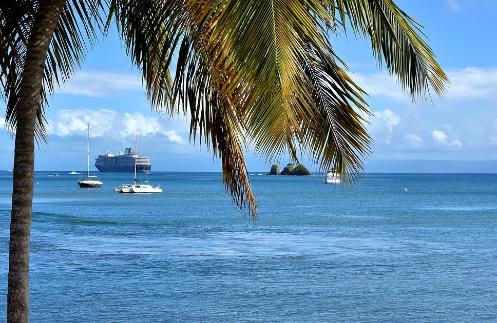 Returning to Cruise Ship in Samaná, Dominican Republic - Encircle Photos