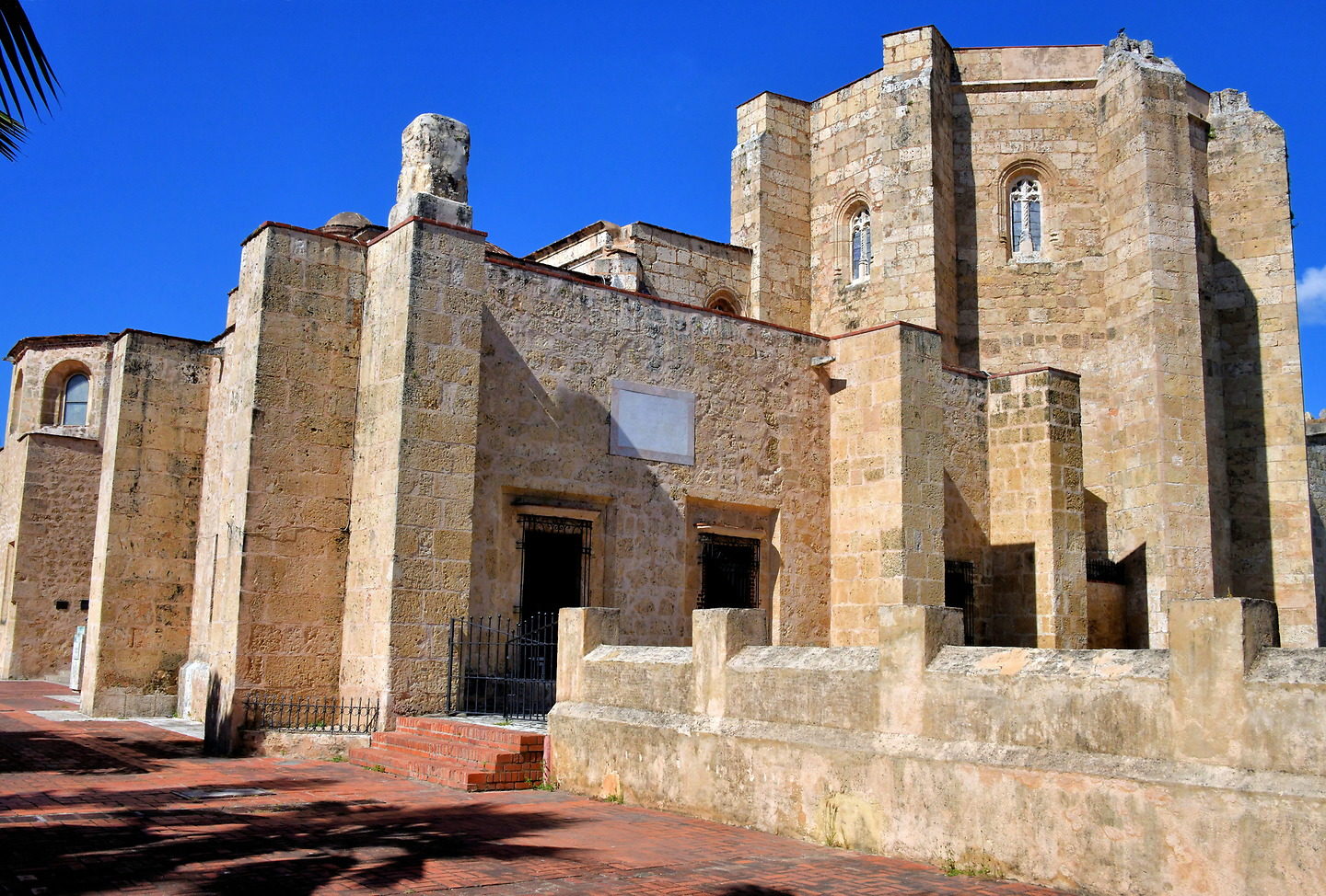 Parque Colón in Santo Domingo, Dominican Republic - Encircle Photos