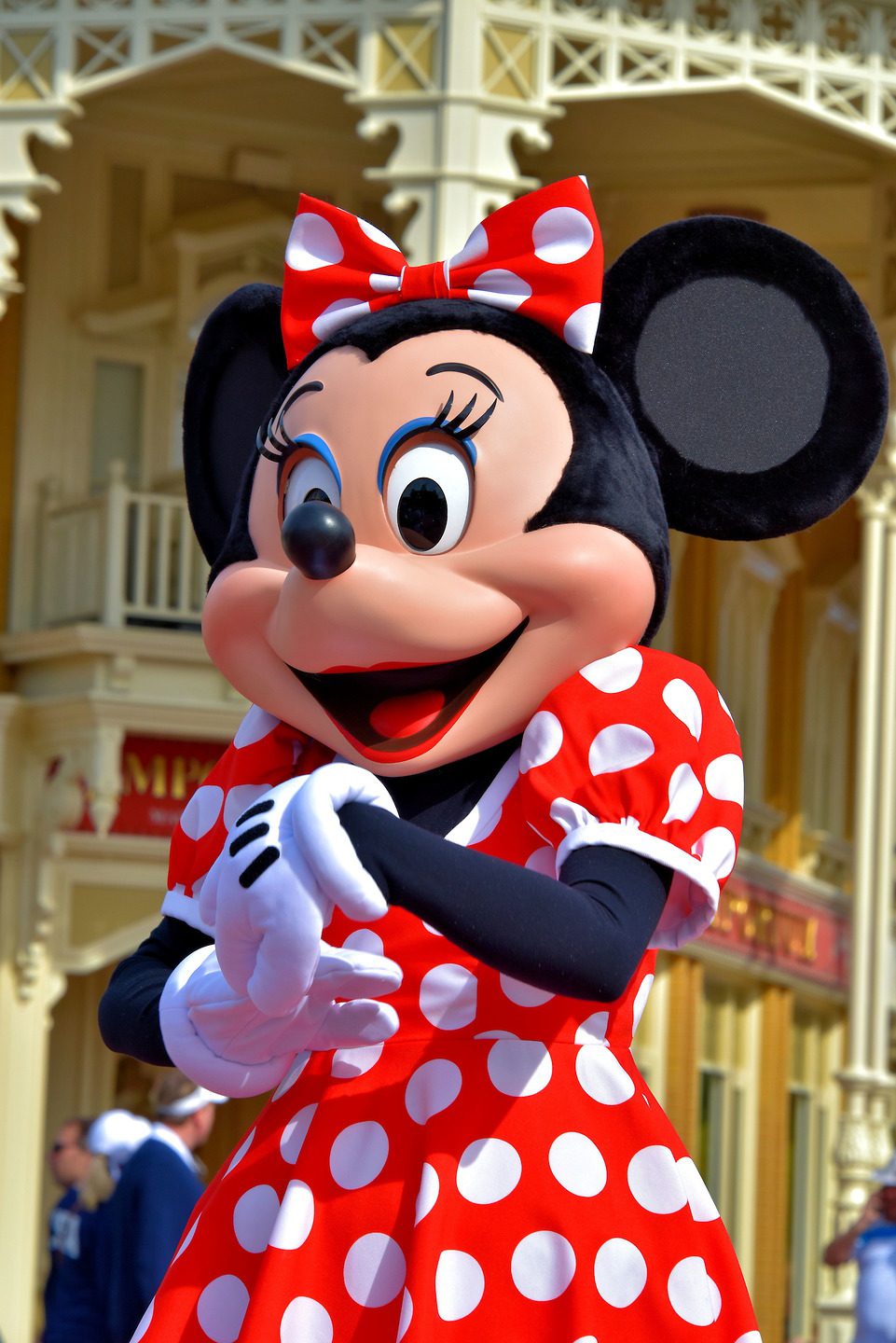 Minnie Mouse Greeting on Main Street U.S.A. at Magic Kingdom in Orlando ...