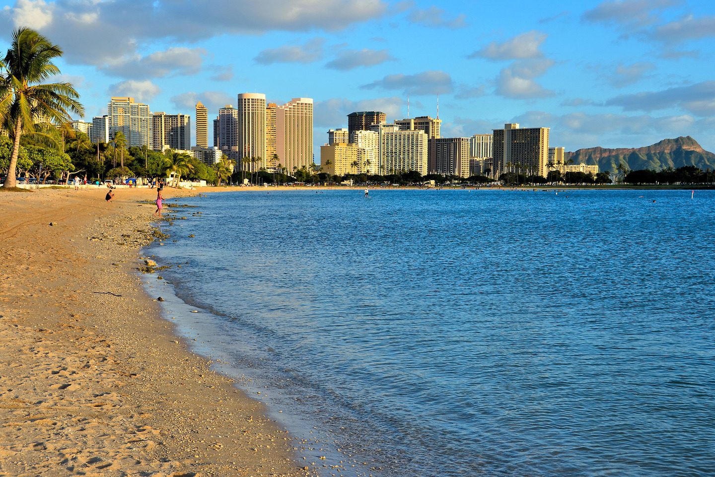 Fort DeRussy Beach at Waikīkī in Honolulu, O’ahu, Hawaii - Encircle Photos