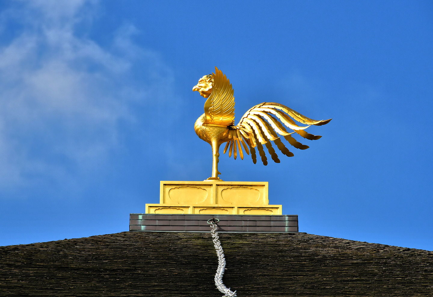 Phoenix Atop Golden Pavilion at Kinkaku-ji in Kyoto, Japan - Encircle ...