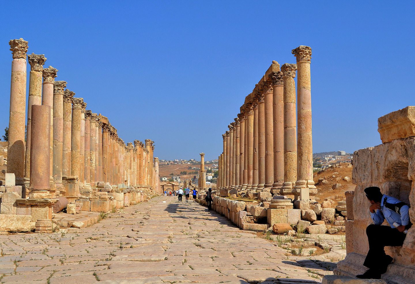 Cardo Maximus at South Tetrapylon in Ancient Jerash, Jordan - Encircle ...