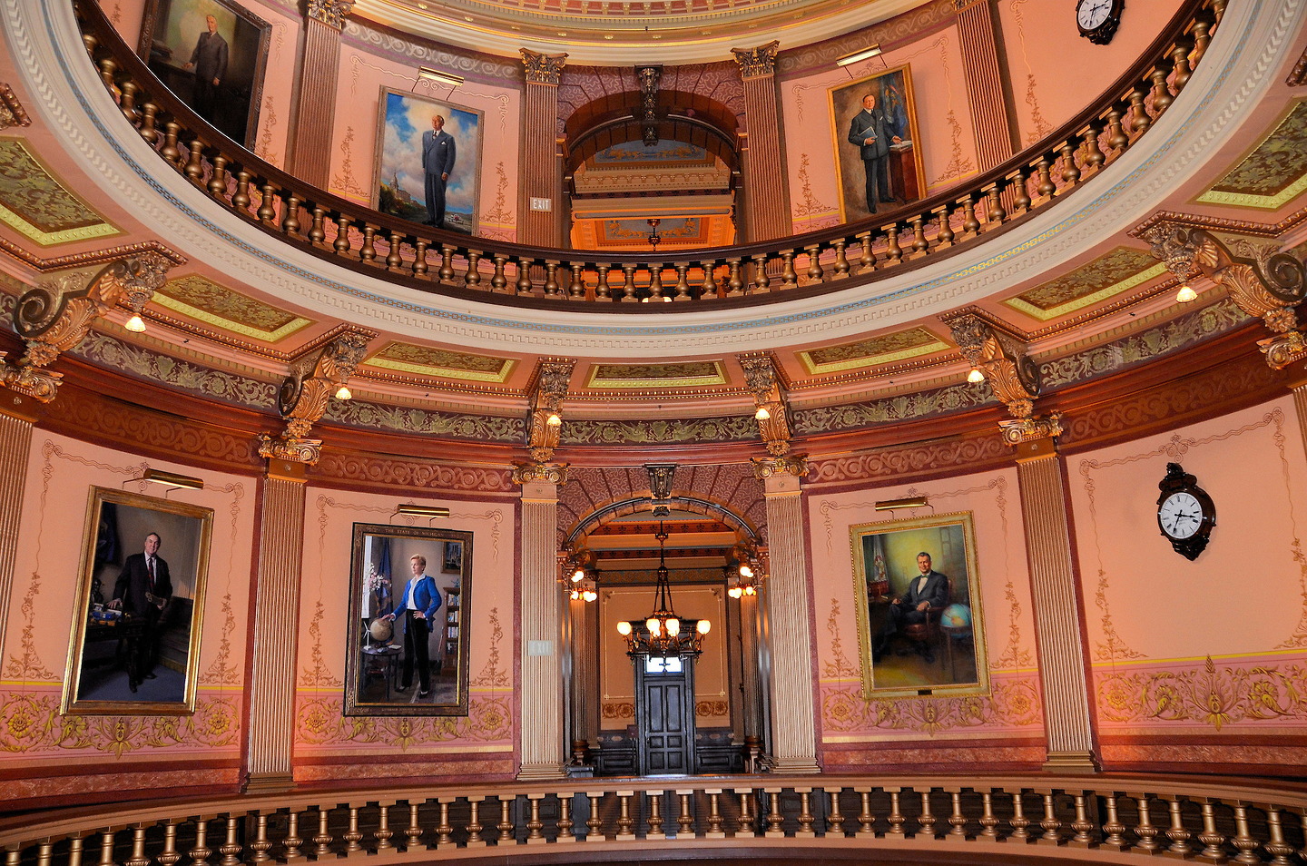 Michigan State Capitol Rotunda Gallery of Governors in Lansing ...