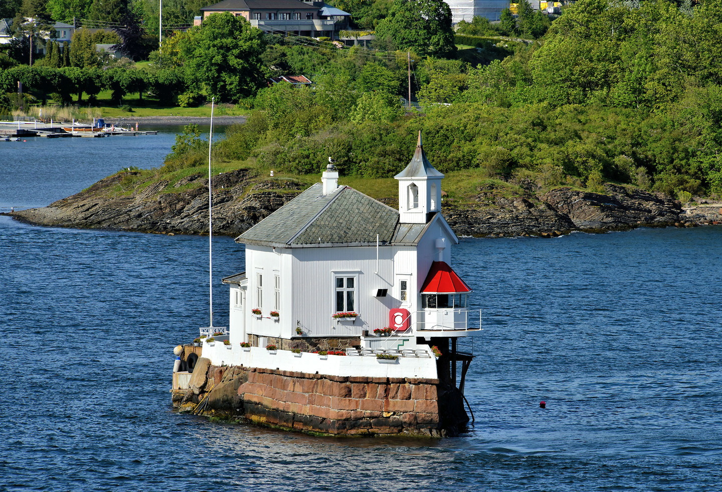 Dyna Light in Oslo Fjord near Oslo, Norway - Encircle Photos