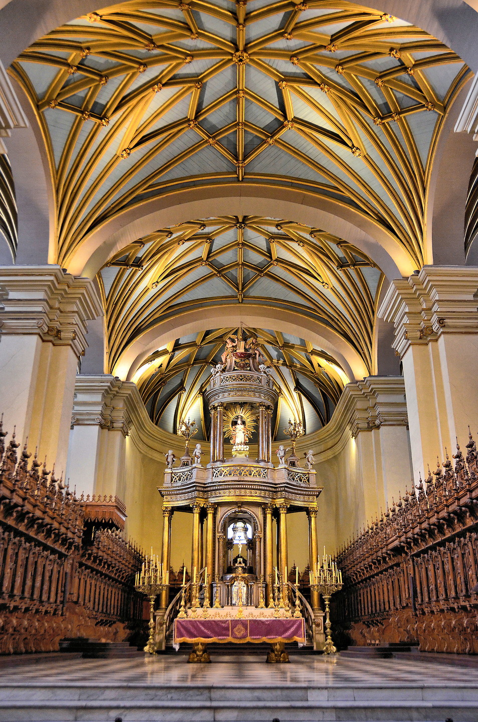 Main Altar of Lima Cathedral in Lima, Peru - Encircle Photos