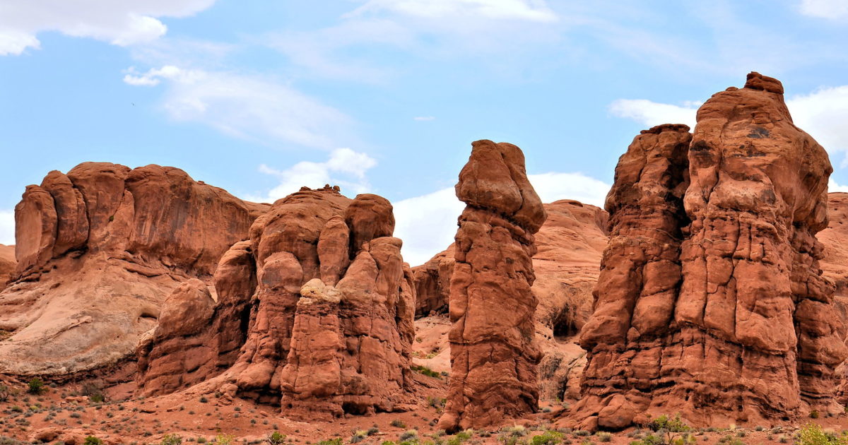 Rock Pinnacles along The Great Wall in Arches National Park, Utah ...